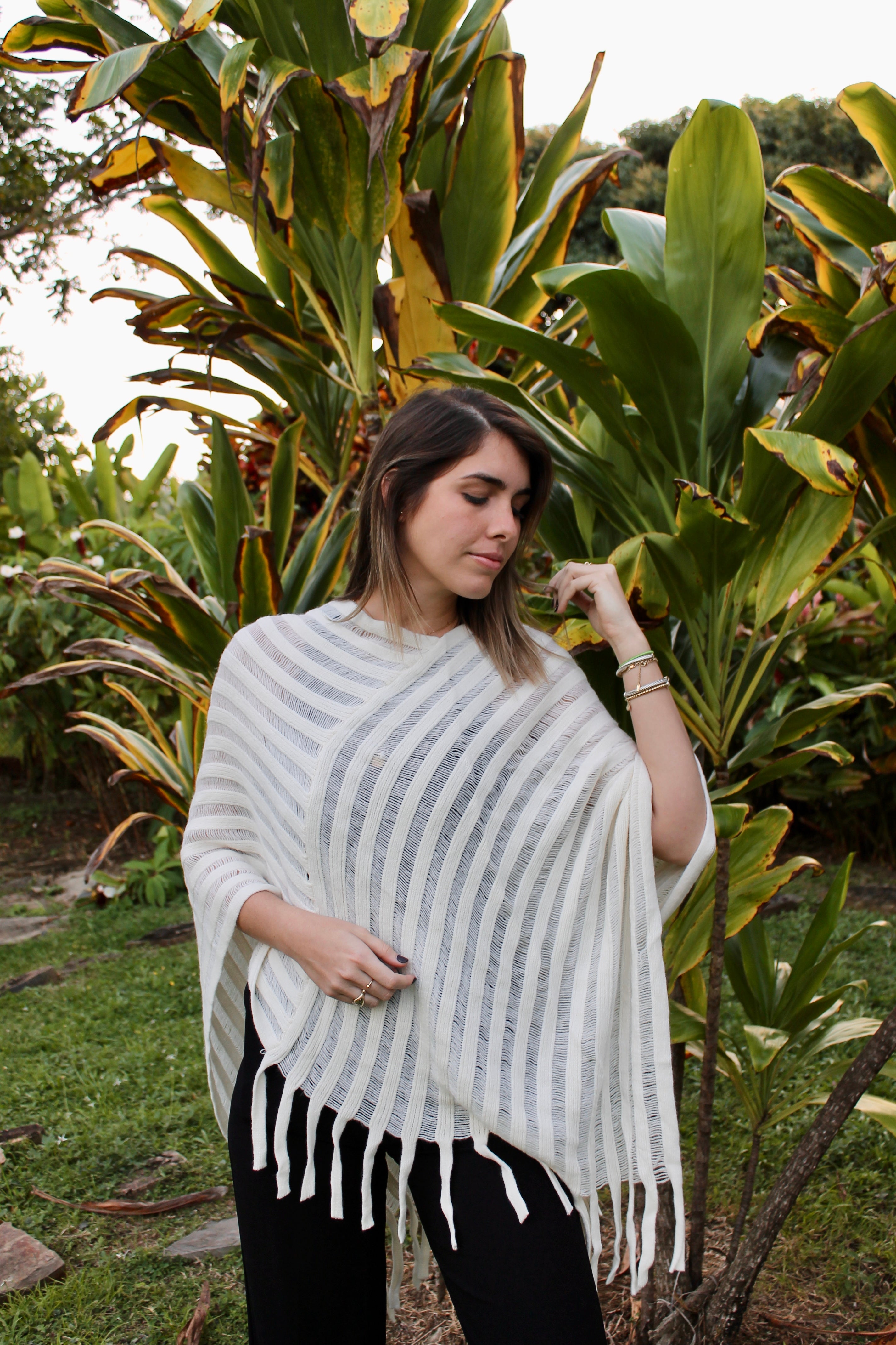 Texture Poncho – Pashanga